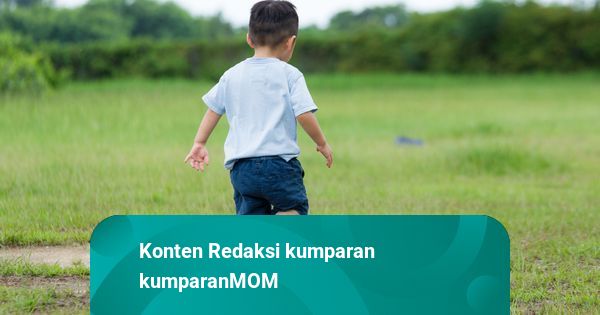 Manfaat Berjalan Mundur untuk Anak | kumparan.com