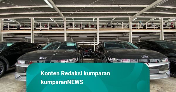 Puluhan Mobil Listrik Baru Berjejer di Parkiran DPR, Untuk Apa ...