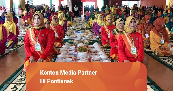 Melihat Tradisi Saprahan di Pontianak | kumparan.com