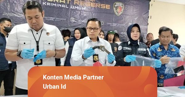 Motif 2 Remaja Putri Duel Pakai Sabit di Palembang: Saling Ejek di ...