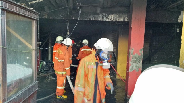 Foto: Pantang Menyerah di Pasar Senen | kumparan.com