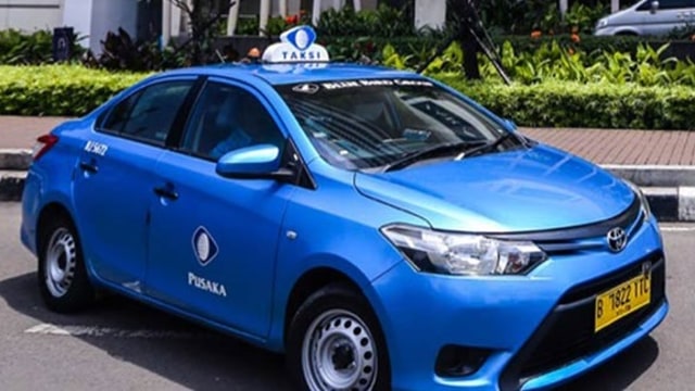 87 Tahun Perjalanan Panjang Taksi di Indonesia | kumparan.com