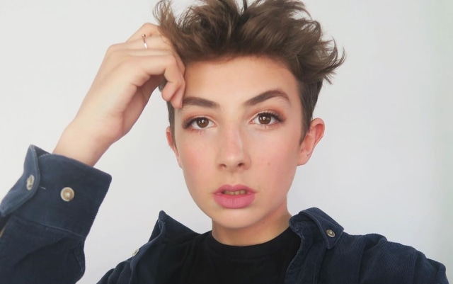 Lewys Ball, Pria 'Cantik' 17 Tahun yang Jadi Wajah Baru Rimmel London ...