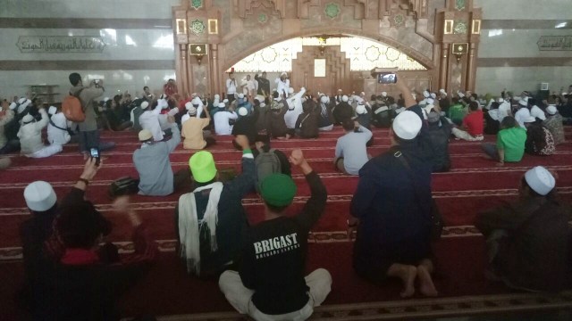 Foto: Pendukung Habib Rizieq Siaga di Pusdai Bandung | kumparan.com