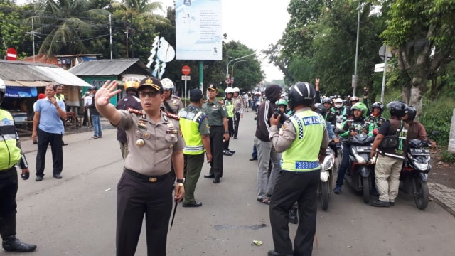 6 Angkot Rusak Akibat Bentrok dengan Ojek Online di Laladon Bogor ...