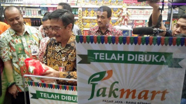 Membandingkan Jakmart dengan OK OCE Mart | kumparan.com