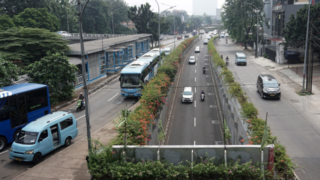 Lengangnya Tol Dalam Kota Hari Ini | kumparan.com