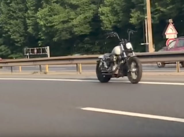 Menguak Misteri Video Sepeda Motor Jalan Sendiri di Tol | kumparan.com