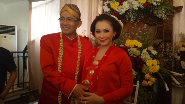 Suami Orang Malaysia, Poppy Putri Gelar 7 Bulanan Dengan Adat Jawa ...