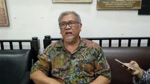 Profil Nano Riantiarno, Pendiri Teater Koma yang Meninggal Dunia ...