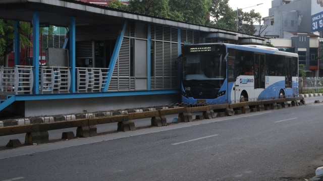 TransJakarta Hadirkan Duta Layanan di Halte untuk Bantu Penumpang ...