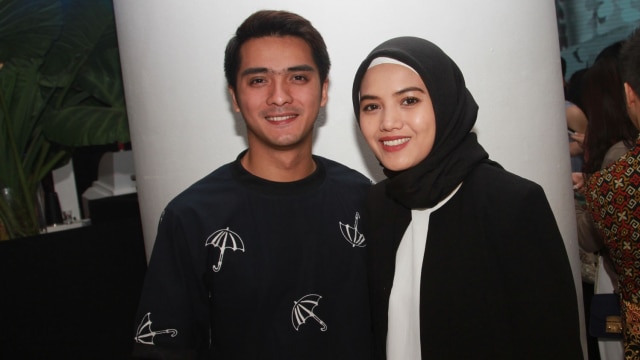 Curhat Istri Ricky Harun yang Takut Mati Muda Sebelum Berhijab ...