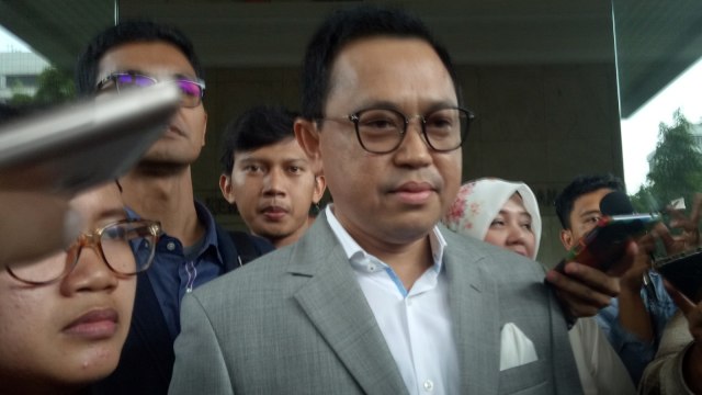 Syahrini Batal Jalani Pemeriksaan Kedua Terkait First Travel | kumparan.com