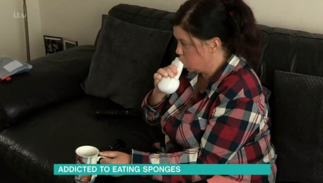 Ketagihan Makan Sponge, Orang ini Habiskan 14 Sponge Dalam Seminggu ...