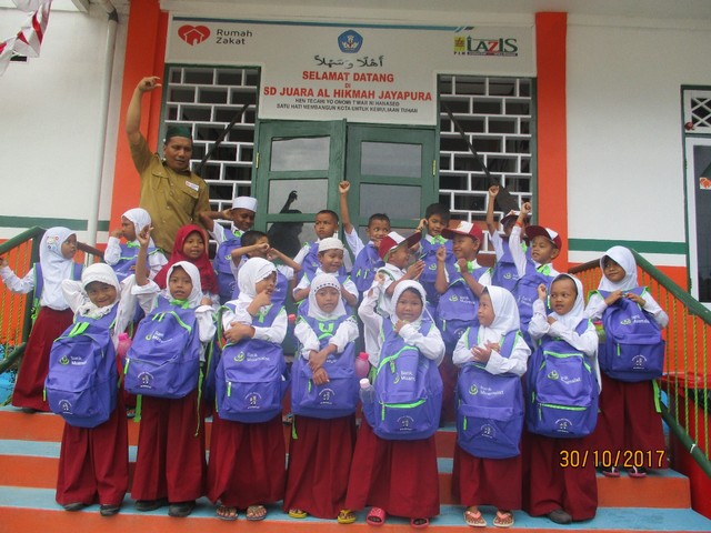 BANK MUAMALAT SIAPKAN BANTUAN SEKOLAH UNTUK SISWA SD JUARA JAYAPURA ...
