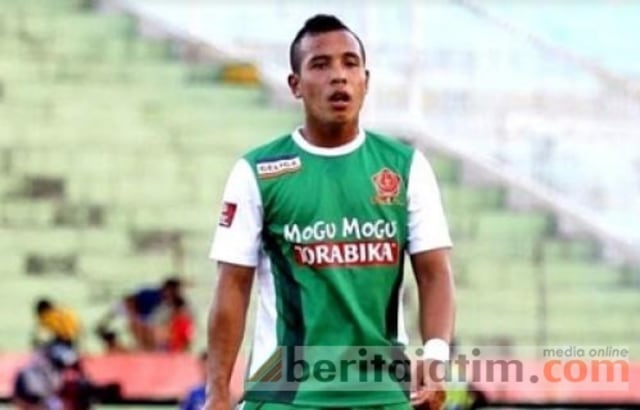 Eks PS TNI dan Arema FC Mengadu Nasib ke Persela Lamongan | kumparan.com