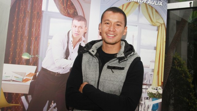 Samuel Rizal Kembali sebagai Adit di Film 'Eiffel... I'm in Love 2 ...