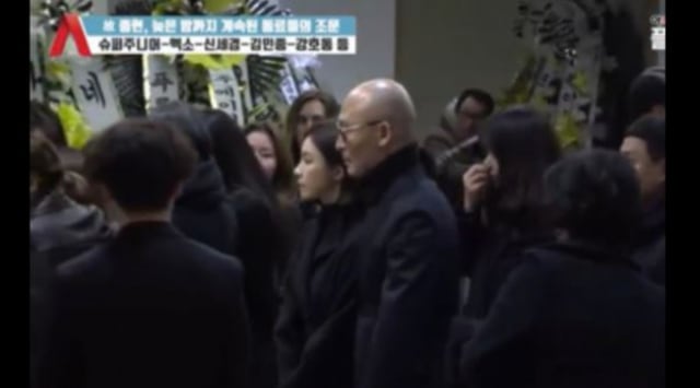 Mantan pacar Jonghyun SHINee, Shin Se Kyung Melayat ke Rumah Duka | kumparan.com