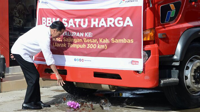 Pertamina Mau Beli BBM Petronas untuk Disalurkan di Daerah Perbatasan ...