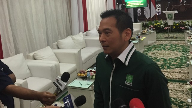 PKB Serahkan Mandat Politik Kepada Calon Kepala Daerah di Pilkada 2018 ...