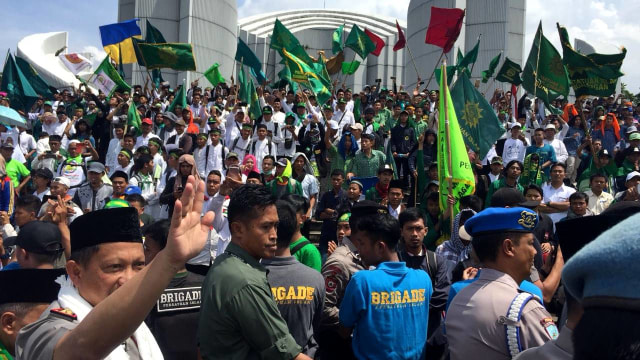 Kapolri Hadiri Silaturahmi Akbar Persis di Bandung | kumparan.com