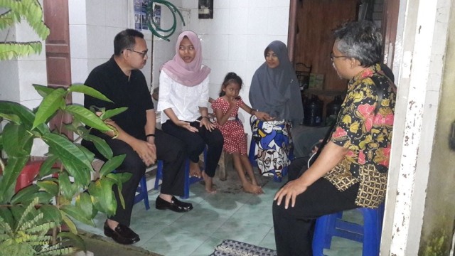 Pak Dirman Semangati Siswa SMA 1 Semarang yang Dikeluarkan Sekolah ...