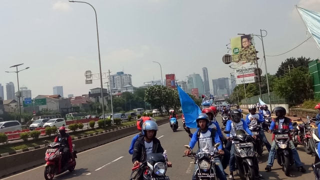 Buruh di Depan DPR Bubarkan Diri, Lalu-Lintas Kembali Lancar | kumparan.com