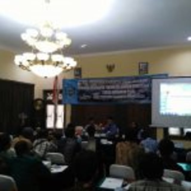 Diskan Probolinggo Latih Nelayan Buat Jaring Milenium | kumparan.com