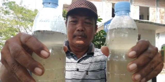 Warga Simpan Air Diduga Tercemar Limbah Kondensat Gasuma | kumparan.com