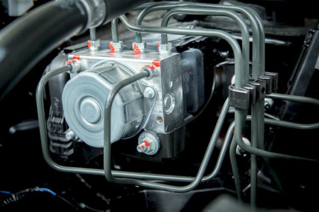 Mengenal Rem ABS yang Jadi Fitur Wajib di Mobil Kekinian | kumparan.com