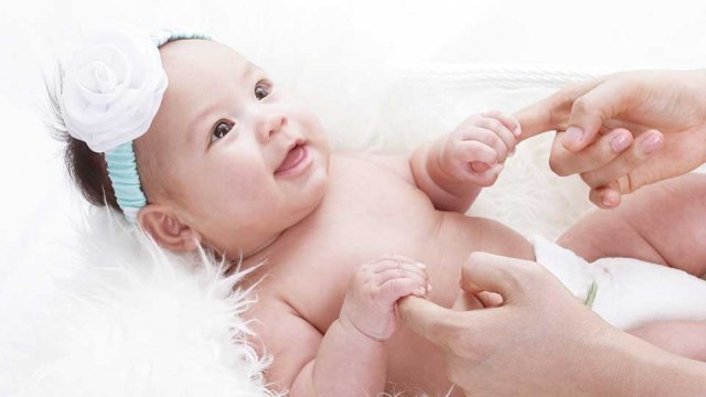 Tips Membuat Bayi Tertawa Dengan Mudah | kumparan.com