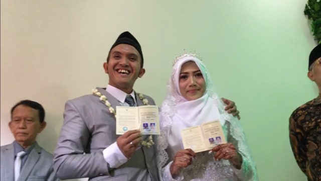 Caisar Resmi Menikah dengan Almaratu Intan | kumparan.com