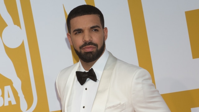 Drake Bagikan Tas Chanel Sebagai Suvenir di Pesta Ulang Tahunnya ...