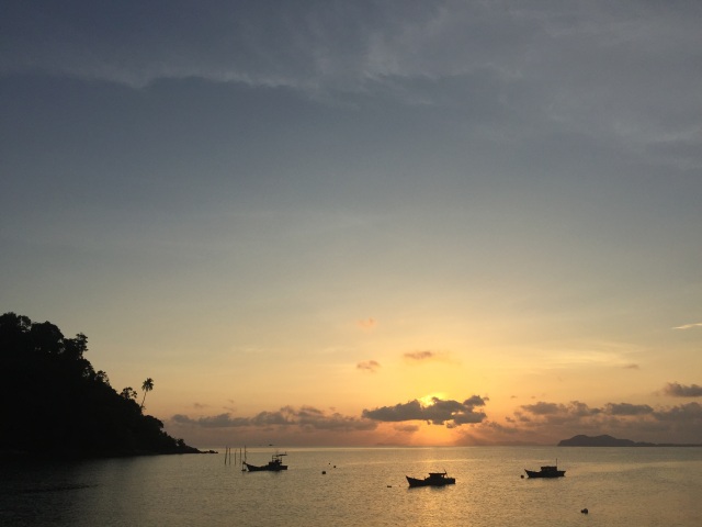 Indahnya Pantai Padang Melang, Mutiara Terbenam dari Kabupaten Anambas ...