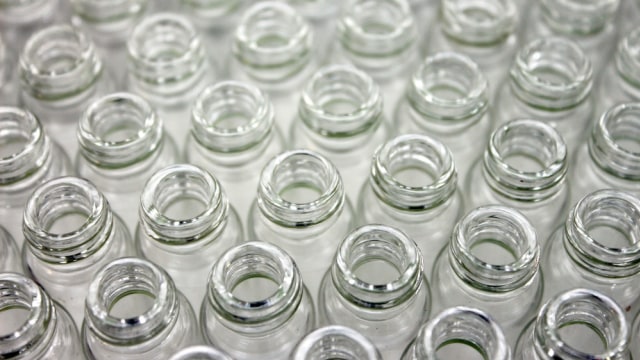 Tips Simpan ASI Perah di Dalam Botol Kaca | kumparan.com