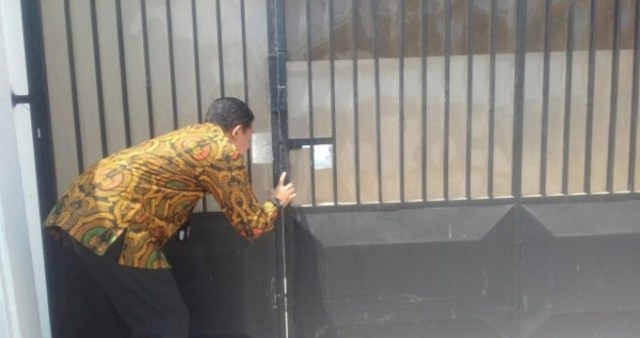 Staf Ahli DPR RI dan Dirut PDAM Dilarang Masuk Lokasi | kumparan.com