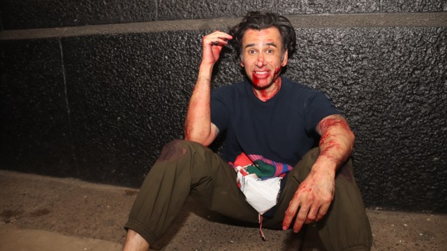 Jeremy Thomas Berlumuran Darah di Film 'Mata Batin 2' | kumparan.com