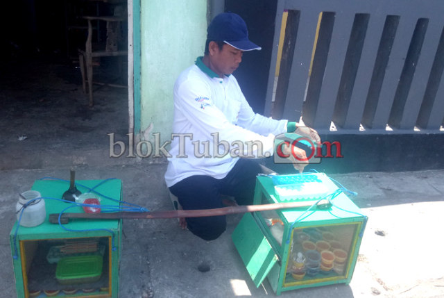 Gudir Jajanan Tradisional yang Masih Bertahan di Tuban | kumparan.com