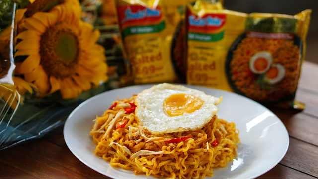 Ide Menikmati Indomie Salted Egg dengan Maksimal | kumparan.com