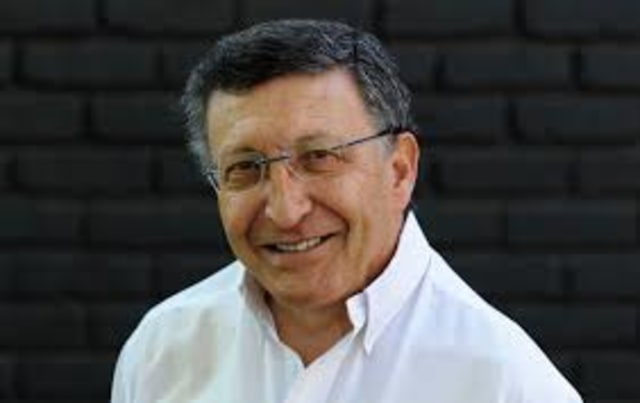 Dr Bernie Fanaroff dan Teleskop Radio Terbesar di Dunia | kumparan.com