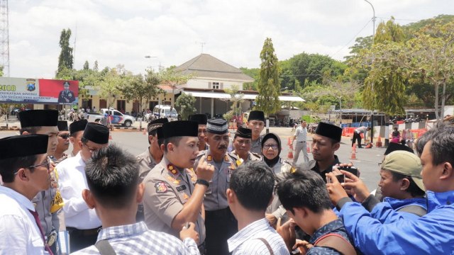 Kapolres Tuban Ingatkan Perjuangan Para Ulama dan Santri dalam ...