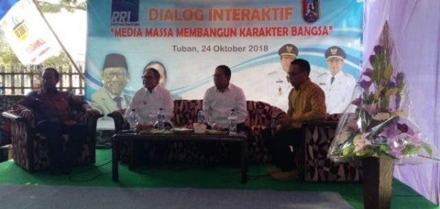 Resmikan Stasiun Relay RRI Surabaya di Tuban | kumparan.com