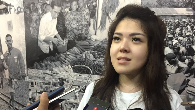 Nyaleg, Tina Toon Tiru Jokowi Gaet Suara Milenial | kumparan.com