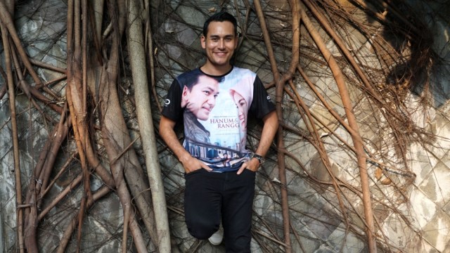 Salah Kostum, Arifin Putra Dipandang Aneh Saat Jalan-jalan di Amerika ...