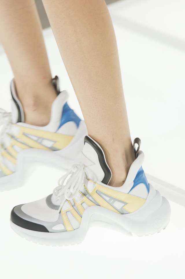 5 Sneakers dari Label Fashion Internasional yang Menjadi Incaran di ...