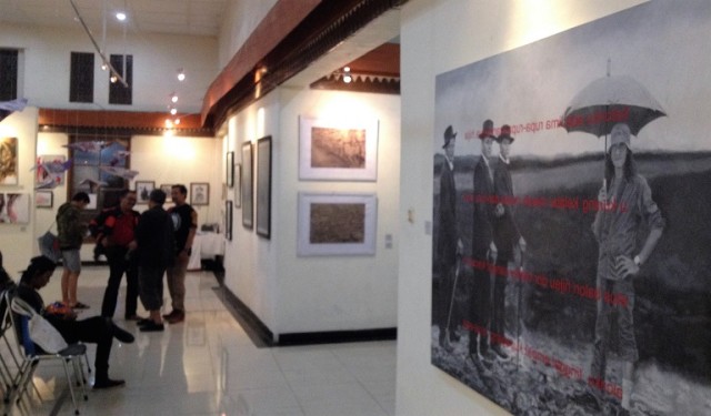 Para Alumni FSRD ITB Bersilaturahmi Lewat Pameran Gambar | kumparan.com