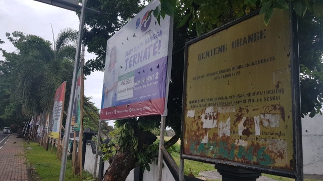 FOTO: Semrawut Baliho Caleg di Kota Ternate | kumparan.com