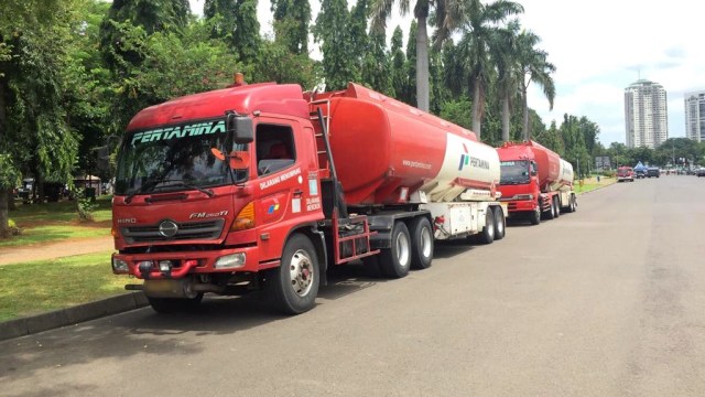 Dirut Pertamina Patra Niaga: Truk Tangki Dilengkapi GPS Tracking | kumparan.com