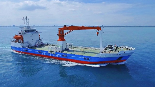 Kemenhub Luncurkan 1 Unit Kapal Tol Laut untuk Beroperasi di NTT | kumparan.com