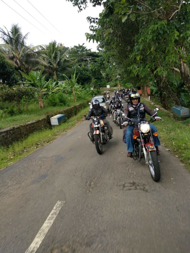 Touring Kebaikan Royal Riders Indonesia | kumparan.com